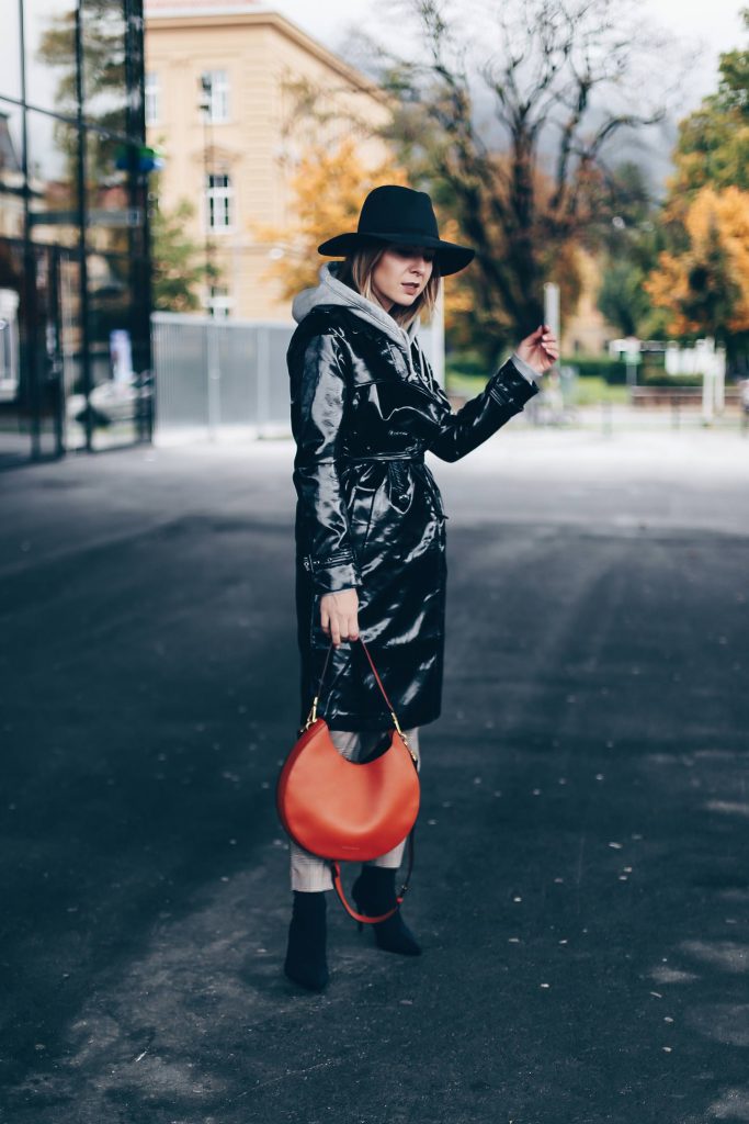 Mein Herbst Outfit mit Lackledermantel (der Trenchcoat bekommt ein ...