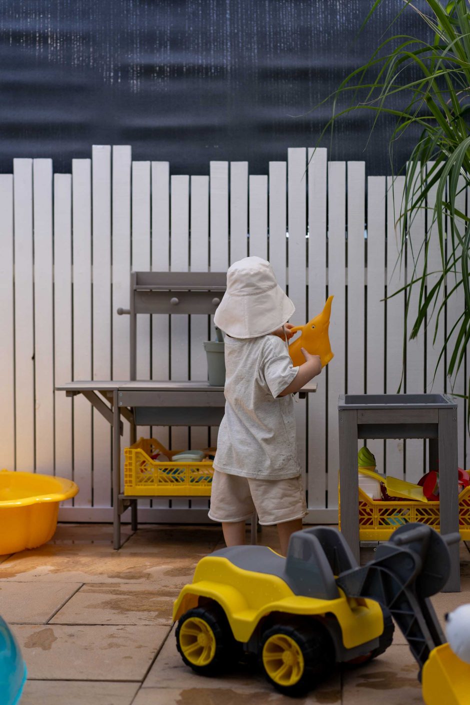 unsere Outdoor-Spieloase + 5 Wasserspiele für Kleinkinder