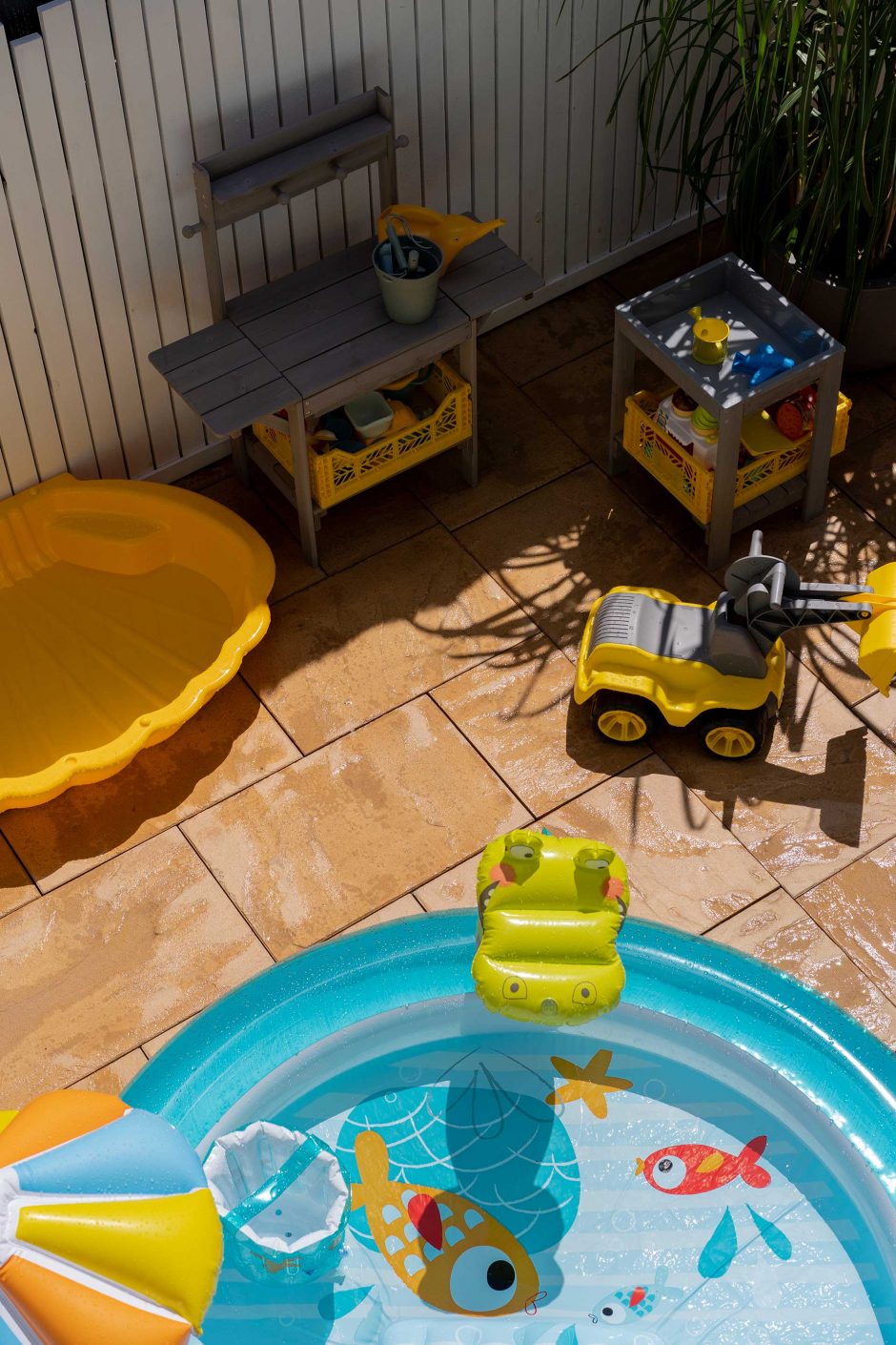 unsere Outdoor-Spieloase + 5 Wasserspiele für Kleinkinder